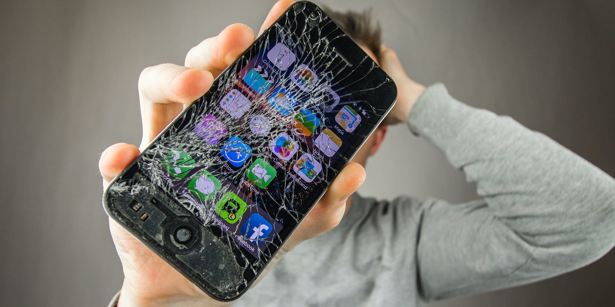 Reasons Why White Spots On the Mobile Screens – Causes and Solutions